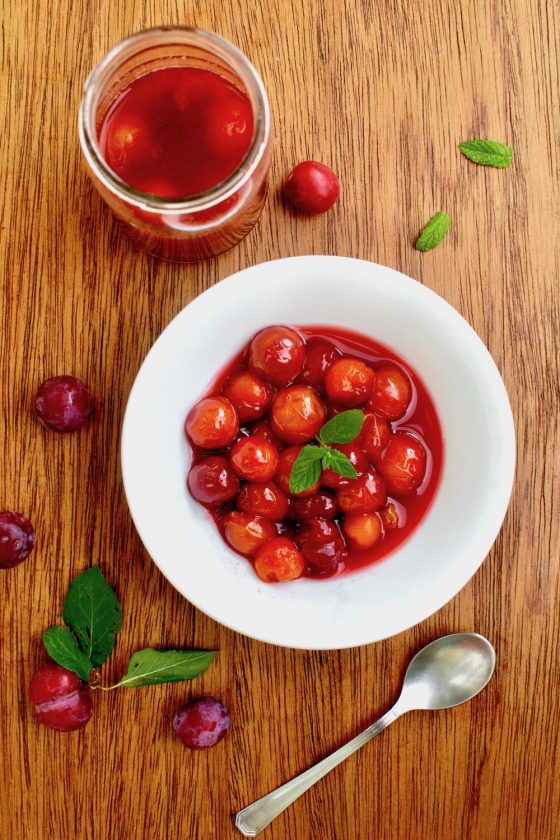 Wild Plum Compote - Easy and Quick Recipe - Vegan on Board