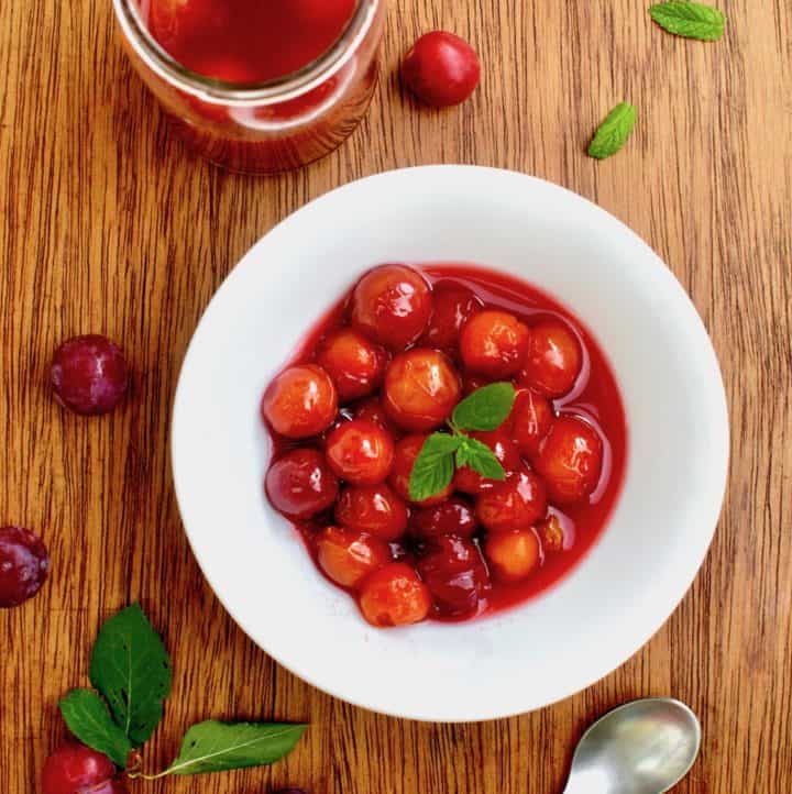 Wild Plum Compote - Easy and Quick Recipe - Vegan on Board