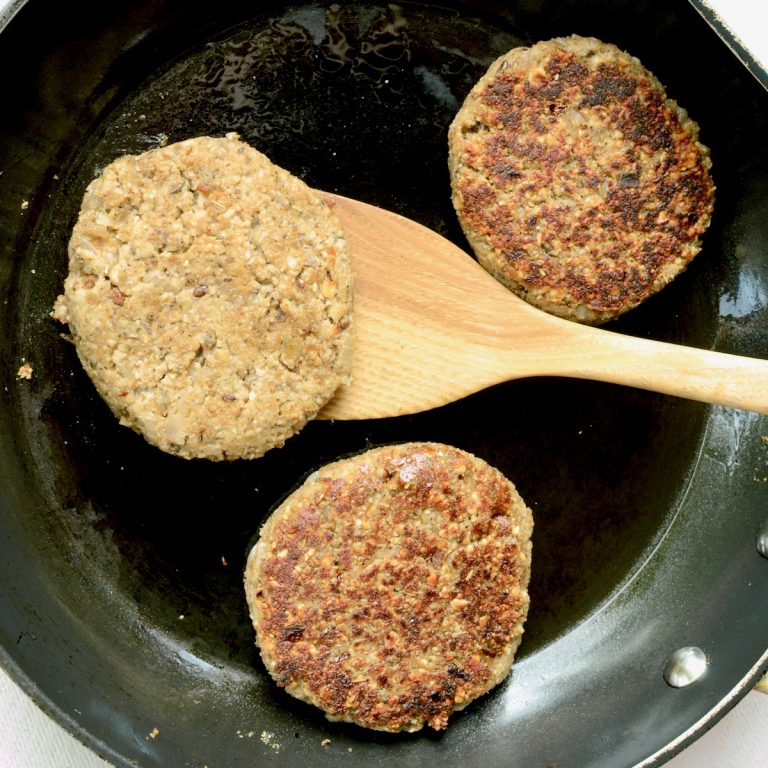 Nut Burgers - Vegan on Board