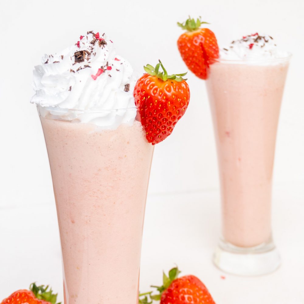Vegan Strawberry Milkshake - Vegan on Board