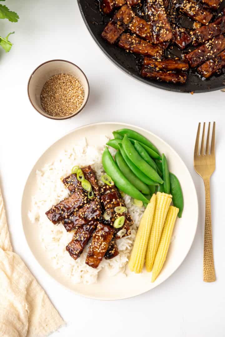Sticky Tempeh - Vegan on Board